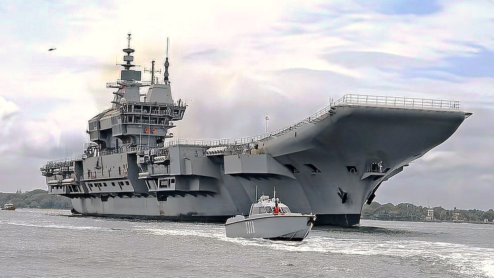 Indian Navy Aircraft Carrier Ins Vikrant Sam No Varunah: Indian Navy